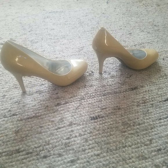 Jessica Simpson | Shoes | Jessica Simpson Womens Shoe Lt Brown Round ...